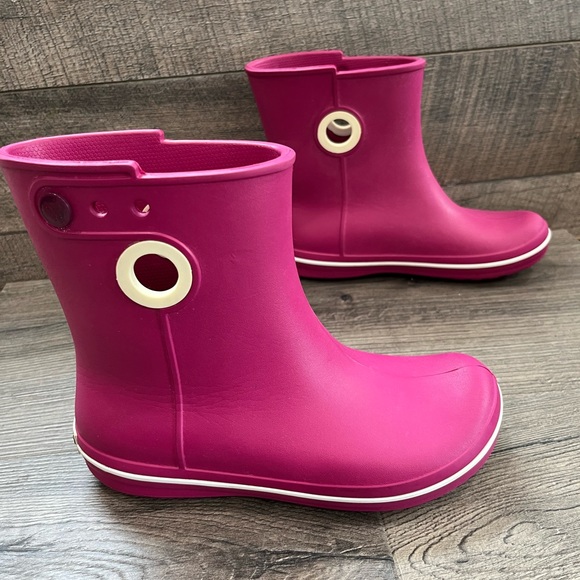 CROCS | Shoes | Crocs Jaunt Shorty Rain Boots Pull On Shoes Booties ...